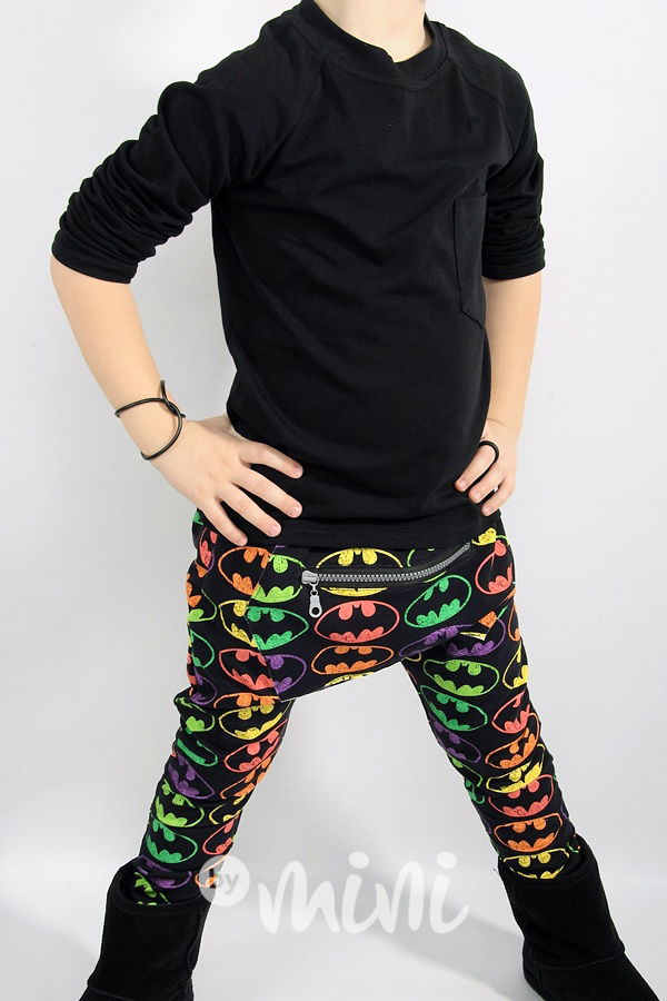 Multicolor batman baggy tepláky - Skladem | ByMini.cz